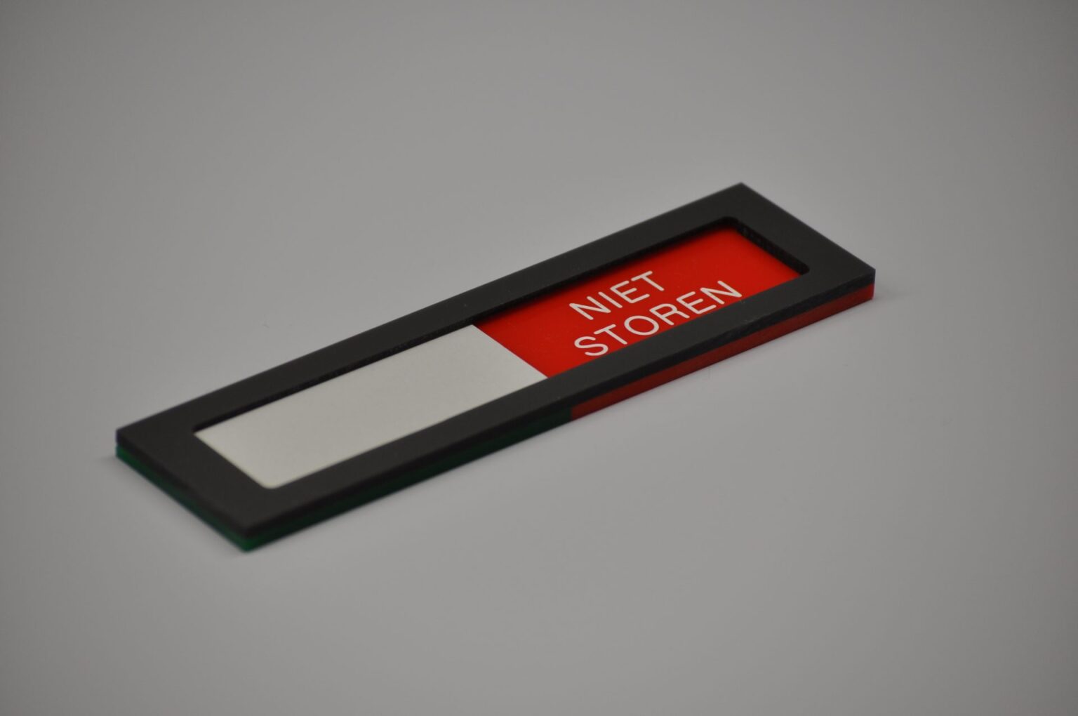 Naamplaathouders in diverse variaties - Menoor Bewegwijzering